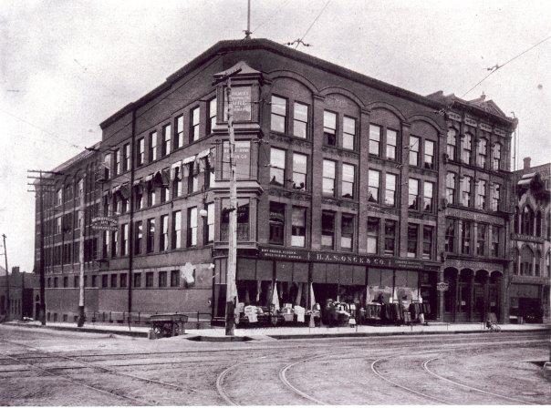 Ryan Block Building | SpinalColumnRadio